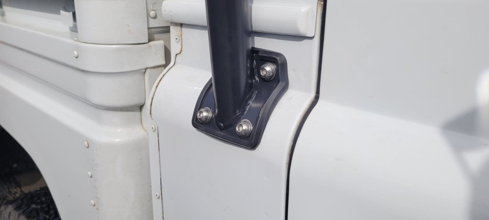 Defender 90/110 Rear Ladder Station Wagon & Hard Top fitted with full ...