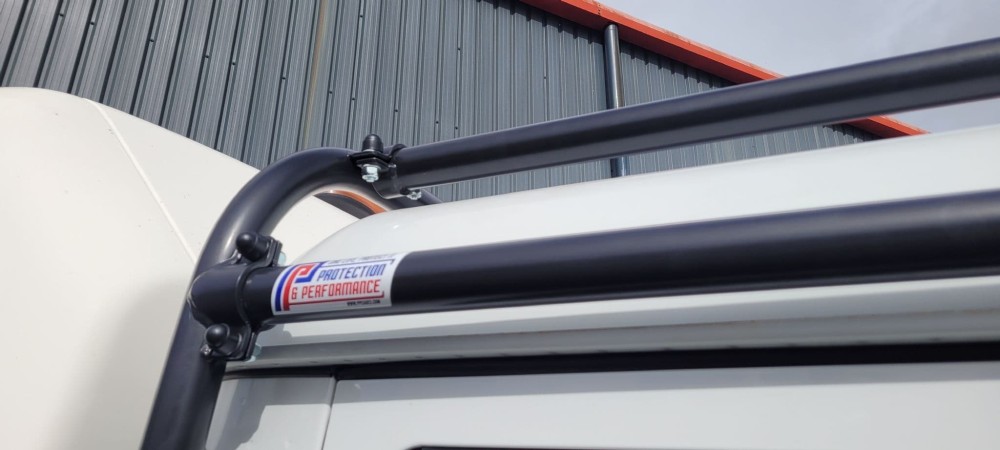 Defender 90 w/o bulkhead 8 point internal external soft top roll cage ...