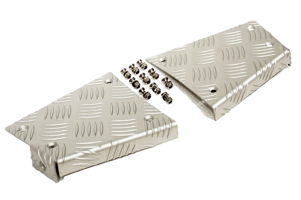 TF8206 Rear corner chequer plate kit silver for Defender 90
