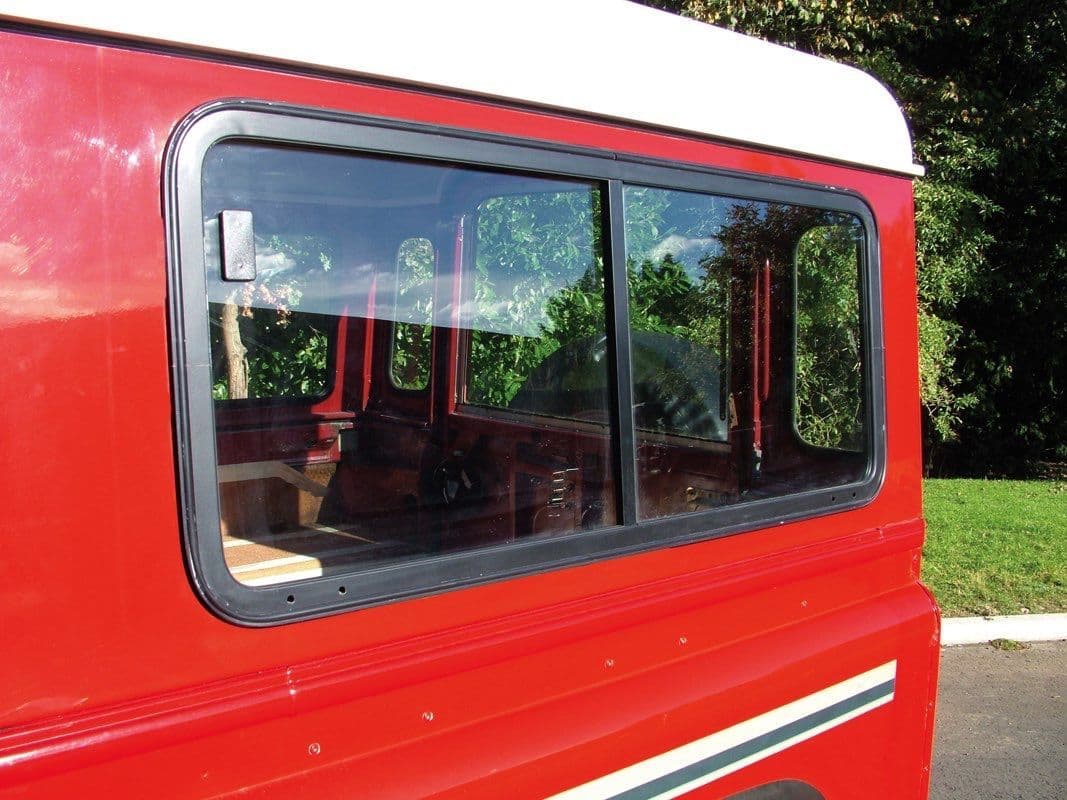 DA4033 Defender Sliding Window Kit - Deluxe - Pair - GA4033/DA4033