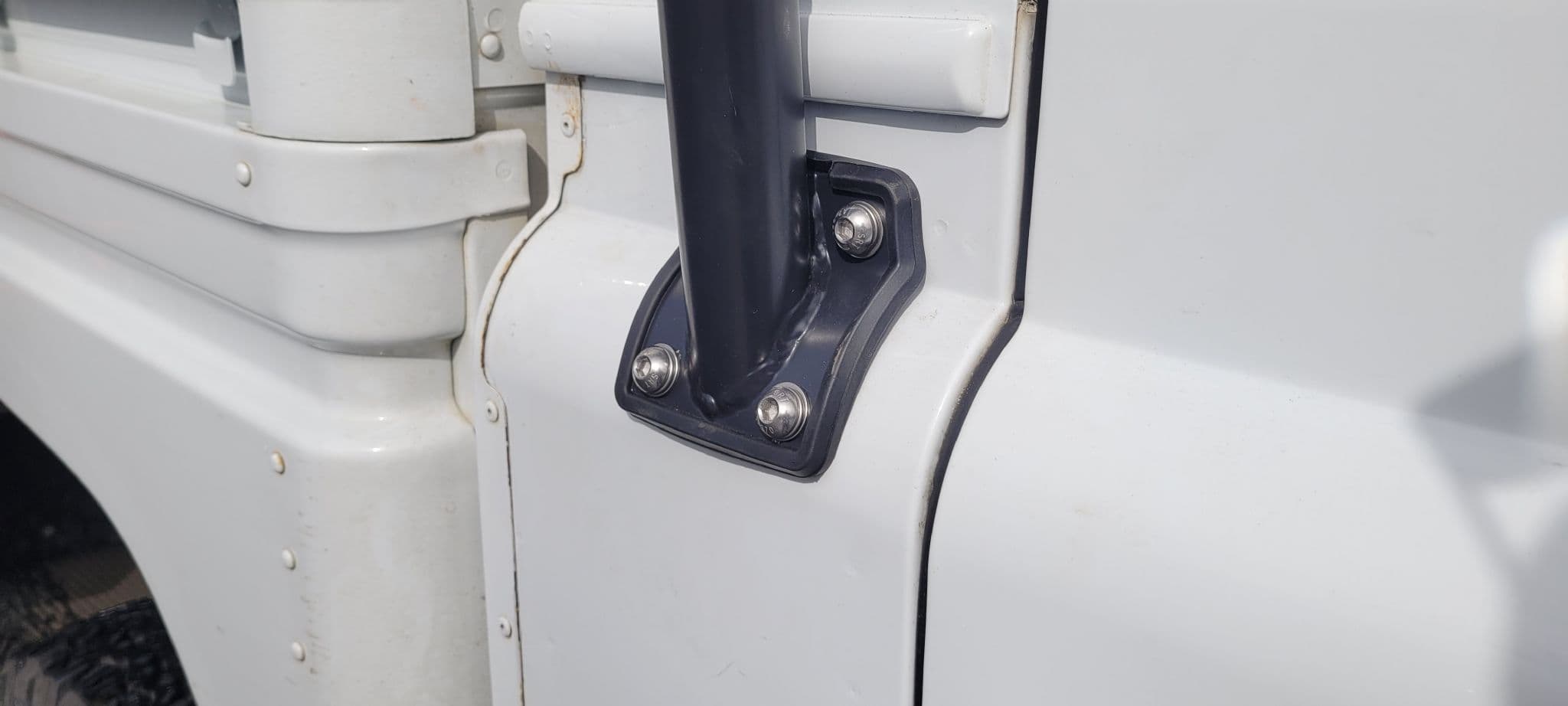 Defender 90 w/o bulkhead 8 point internal external soft top roll cage ...