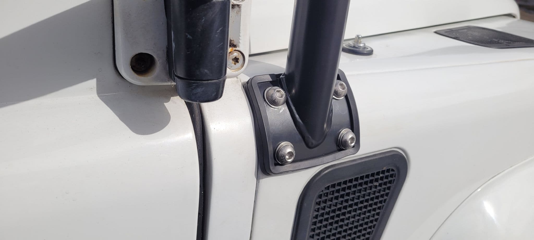 Defender 90 w/o bulkhead 8 point internal external soft top roll cage ...