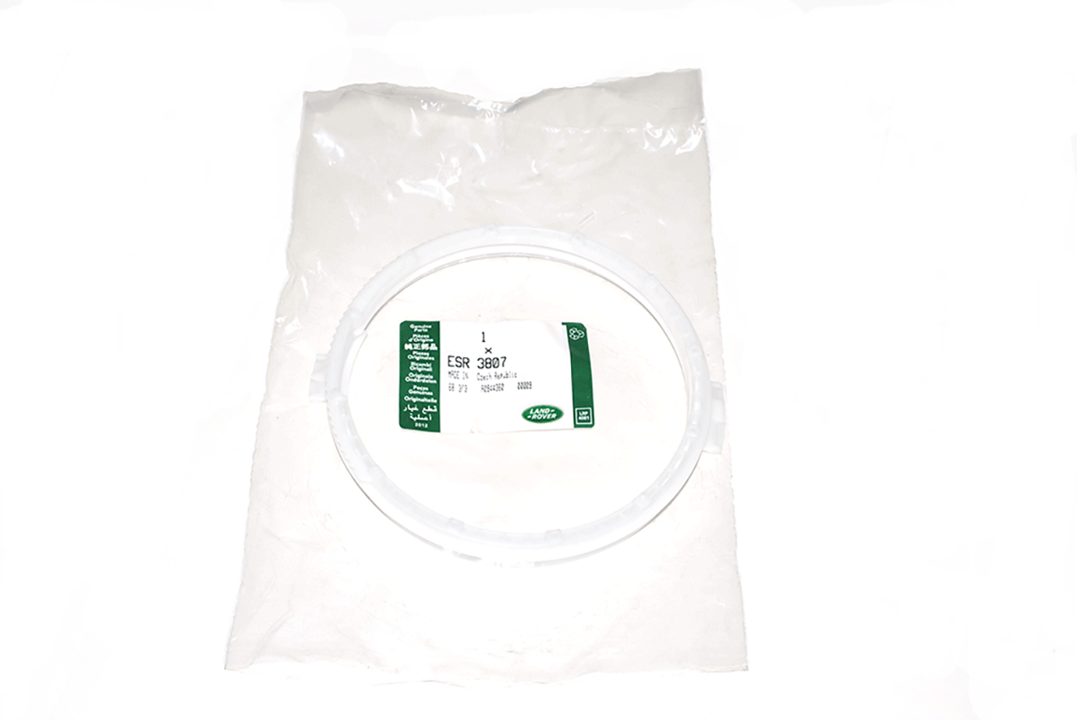 ESR3807 TD5 Fuel Pump Retaining Ring