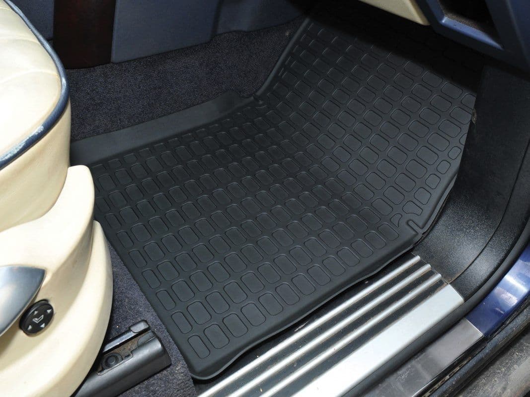 Range Rover L322 Rubber Floor Mats Set Front & Rear LHD from 7A000001 ...