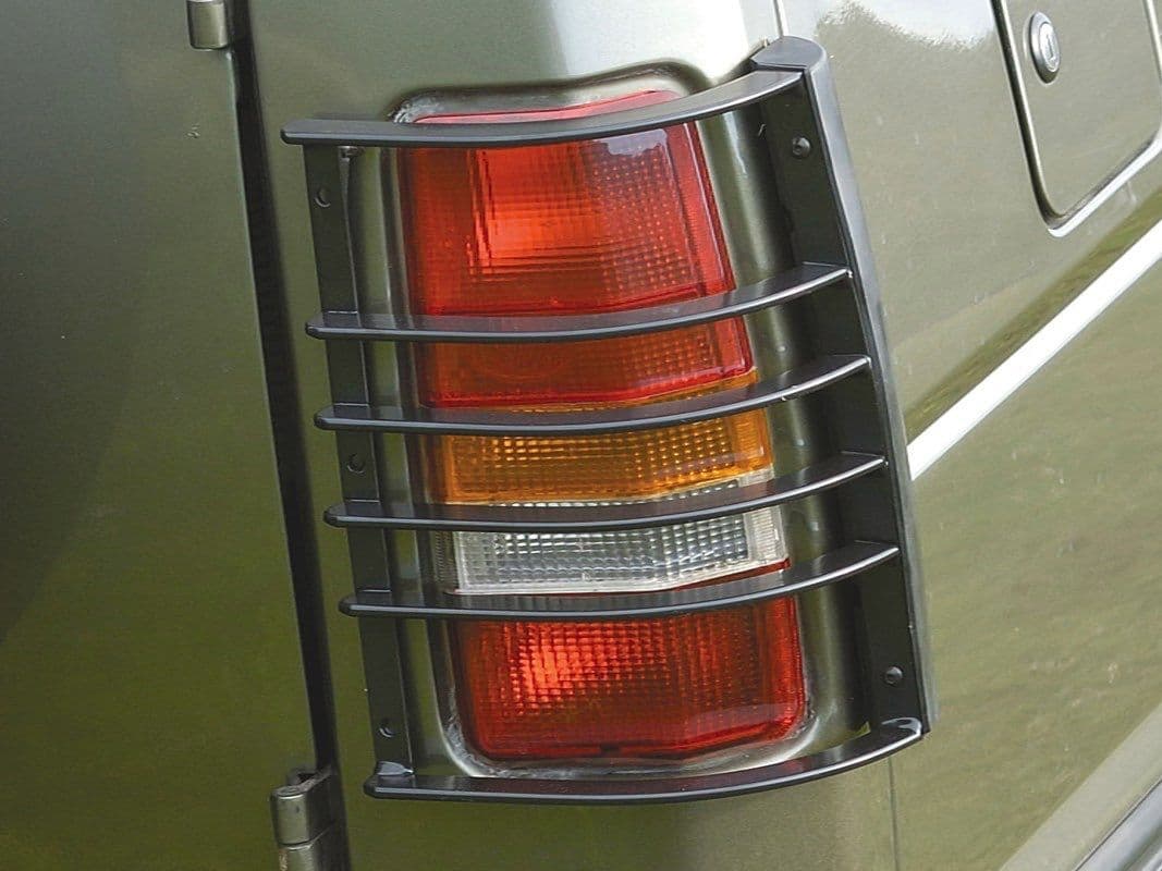 RTC9503AA Britpart Discovery 1 Rear Light Guard Set