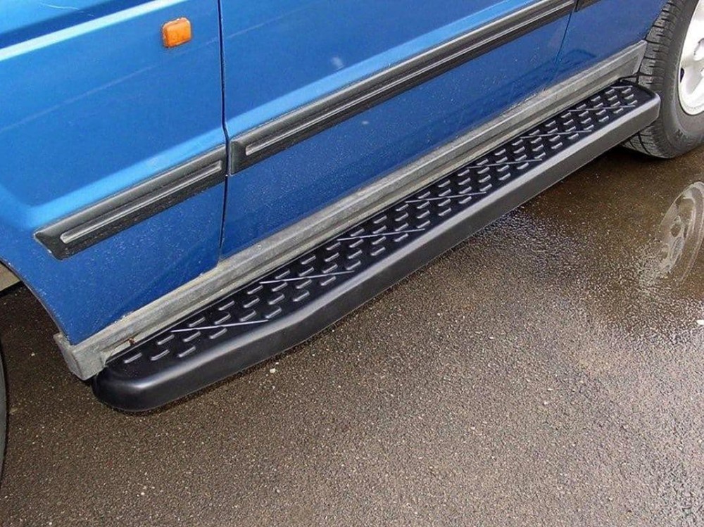 Range Rover Classic Side Steps Rubber Top Black - STC8130AB
