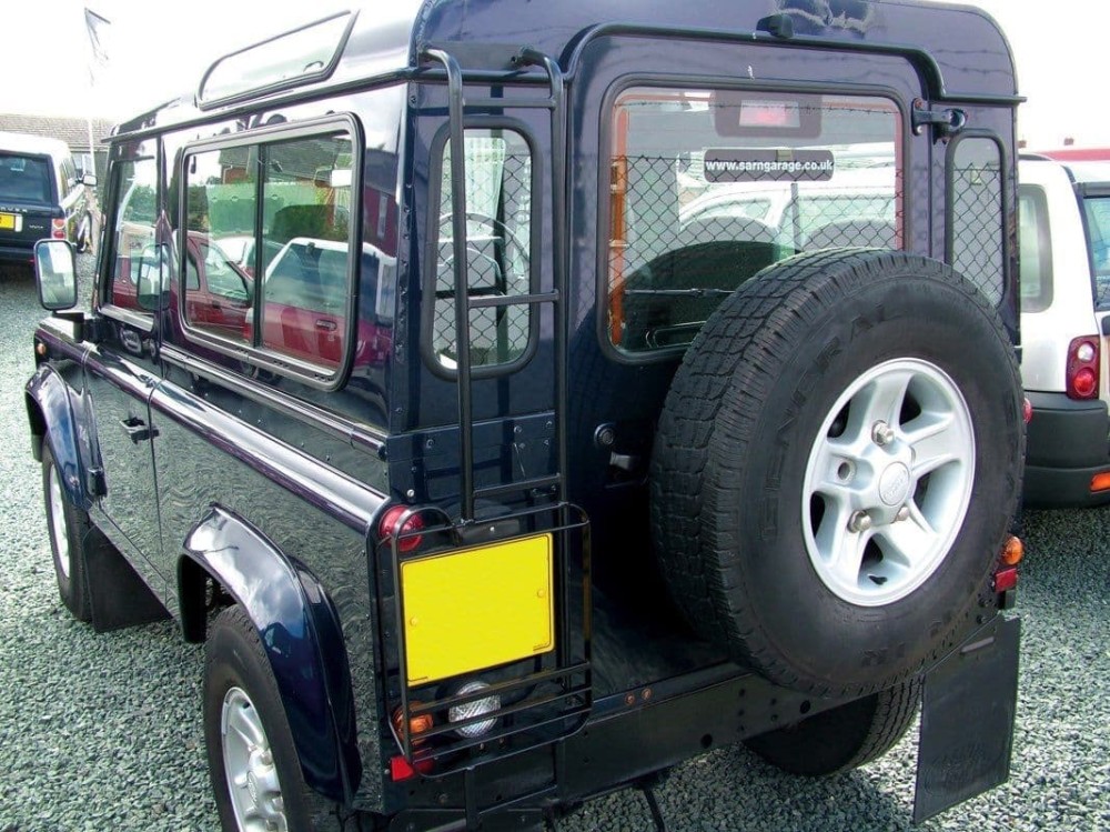 STC50417 Defender 90/110 Black Roof Access Ladder